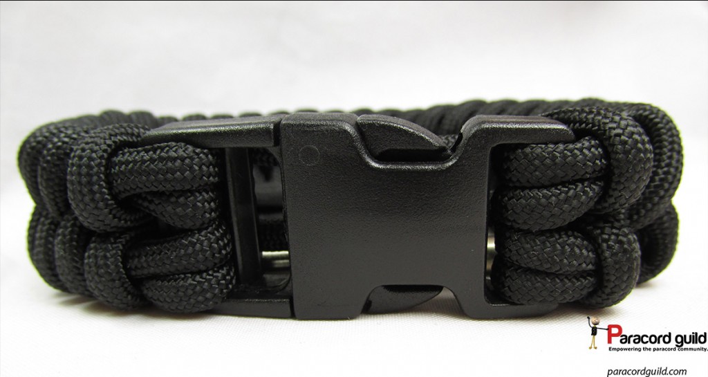 attaching-a-paracord-buckle - Paracord guild