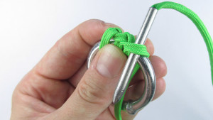 Ringbolt hitching- a bit more advanced - Paracord guild