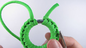 Ringbolt hitching- a bit more advanced - Paracord guild
